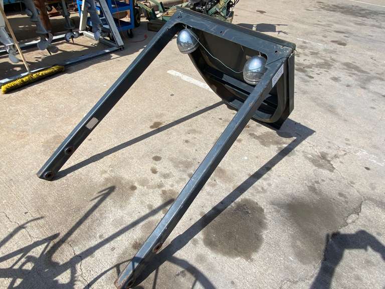 Bomag ROPS (Roll Over Protection System) w/ Lights - Gavel Roads Online ...