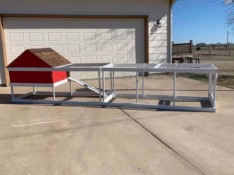 Asimes Chicken Coop - Gavel Roads Online Auctions