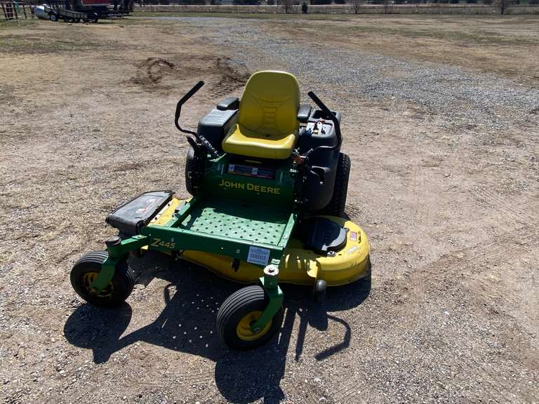 John Deere Z445 54" ZTR Mower - Gavel Roads Online Auctions