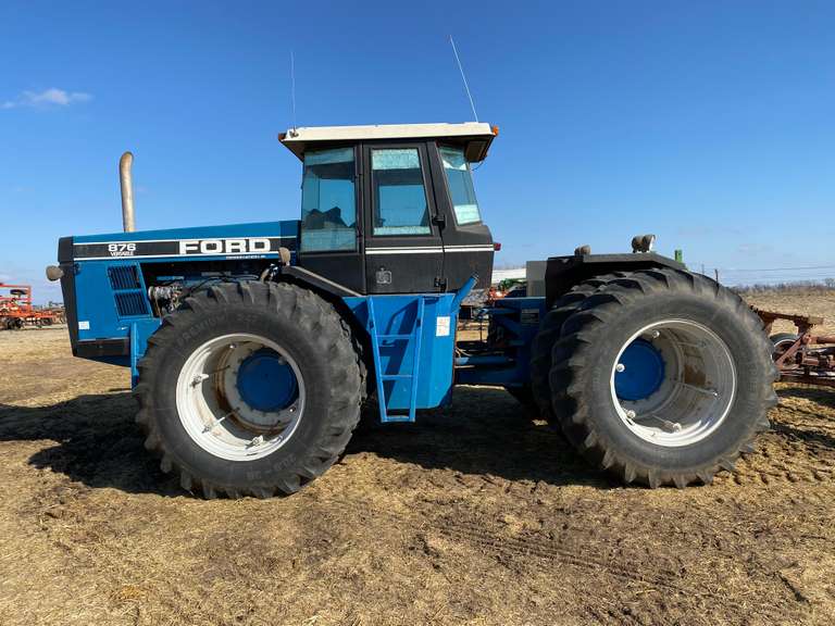 1993 Ford Versatile 876 Tractor - Gavel Roads Online Auctions