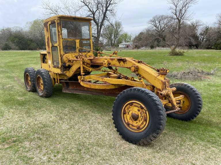 Caterpillar Model 212 Motor Grader - Gavel Roads Online Auctions