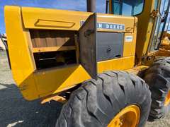 1976 John Deere JD670 Motor Grader with 14' Blade - Gavel Roads Online ...