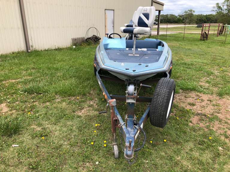 1989 16' Bomber Bass Boat w/ Trailer - Gavel Roads Online Auctions