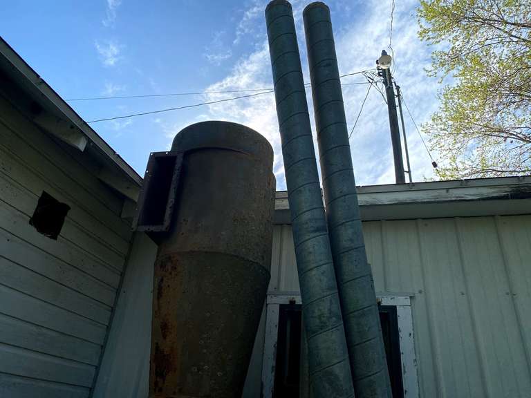 Sawdust Collector & Assorted Pipe - Gavel Roads Online Auctions
