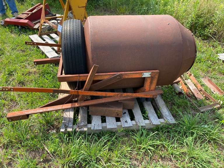 Transmix Utility Mixer - Gavel Roads Online Auctions