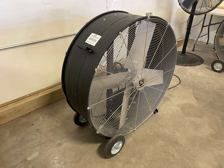 Strongway Large Portable Fan on Wheels - Gavel Roads Online Auctions