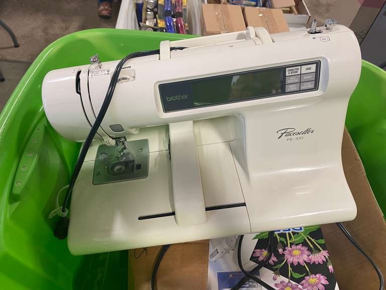 Brother Pacesetter PE-100 Portable Sewing Machine & Accessories - Gavel ...
