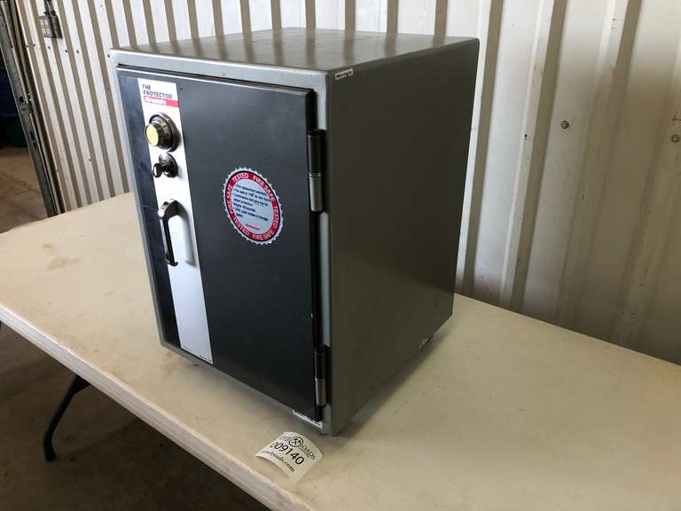 Protector Fire Safe - Gavel Roads Online Auctions