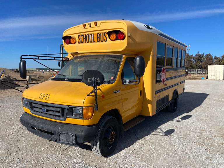 2003 Ford E-450 Super Duty Mini School Bus - Gavel Roads Online Auctions