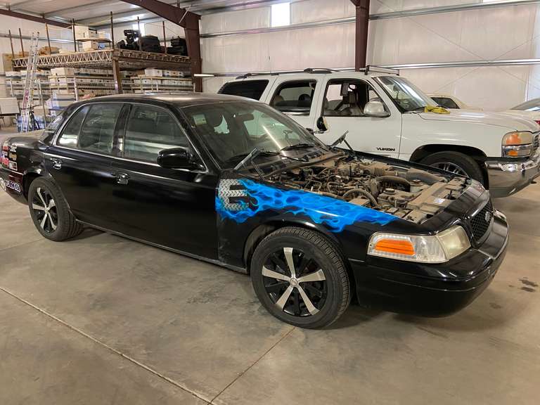 2006 Ford Crown Victoria - Gavel Roads Online Auctions
