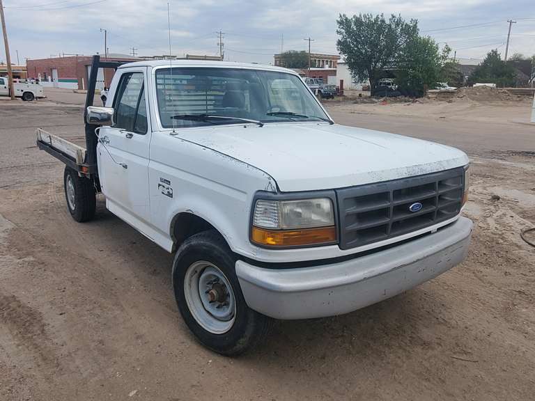 1992 Ford F250 2WD Utility Truck - Gavel Roads Online Auctions