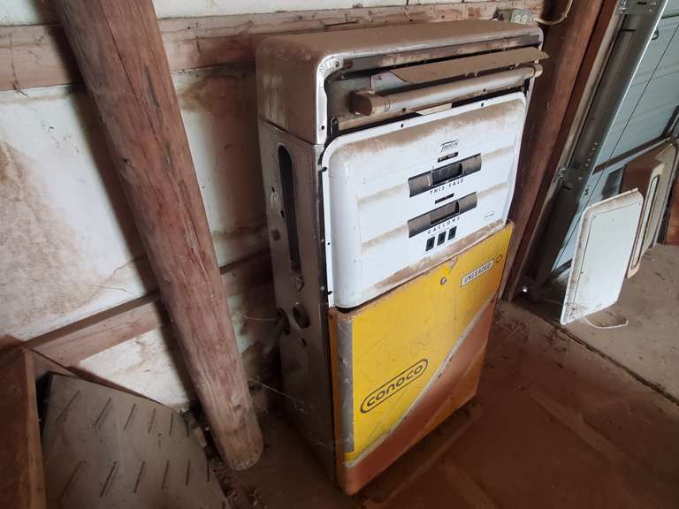 Vintage Conoco Gas Pump - Gavel Roads Online Auctions