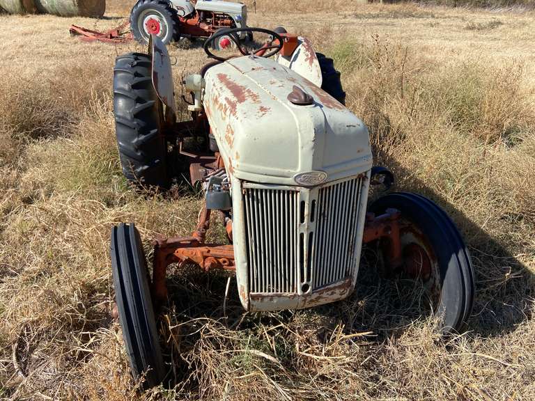 '48/'49 Ford 8N Tractor - Gavel Roads Online Auctions