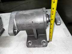 (2) Carr Lane Trunnion Fixture Mounts - Gavel Roads Online Auctions