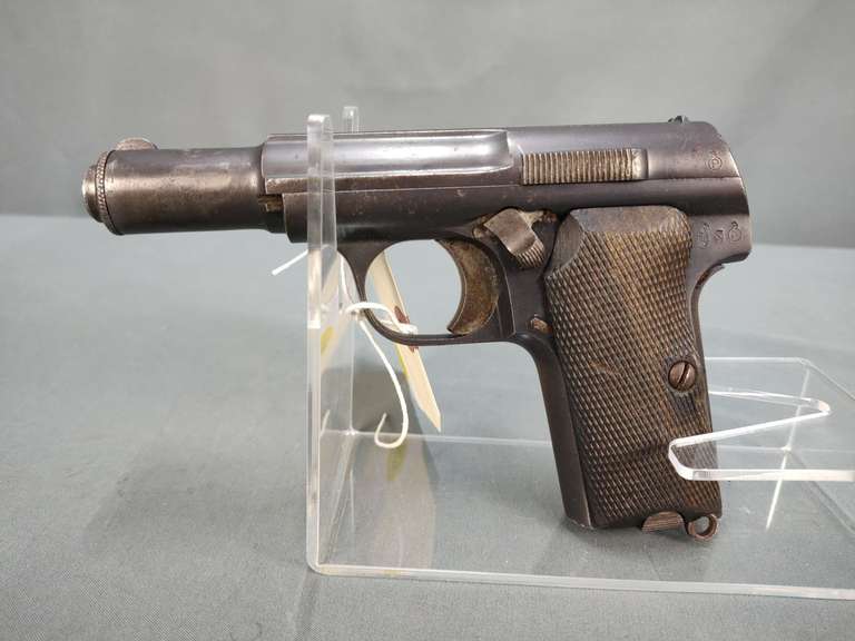 Astra .9mm Kurz German WWII Pilot's Pistol w/Clip - Gavel Roads Online ...