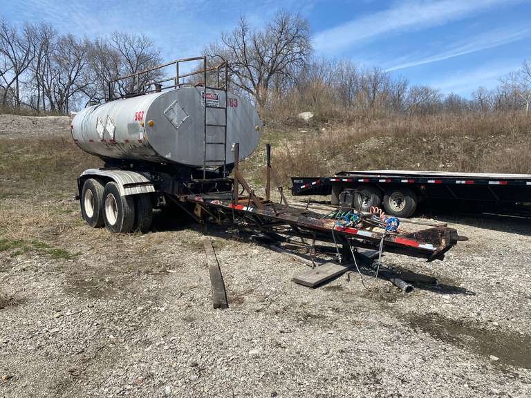 Oil Pup Trailer Tank Chassis 2000 gal. - Gavel Roads Online Auctions