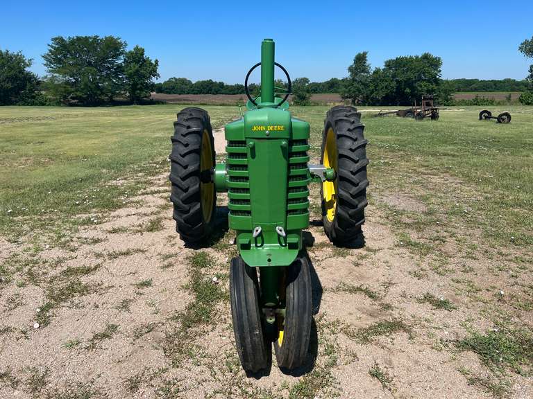 1941 John Deere Model B Tractor - Gavel Roads Online Auctions
