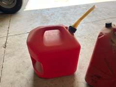 (7) Empty Gas Cans - Gavel Roads Online Auctions