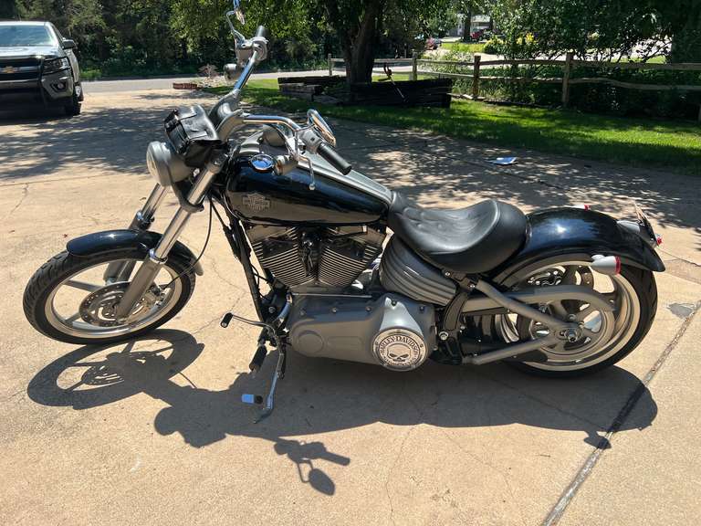 2008 Harley Davidson Softail Rocker - Gavel Roads Online Auctions