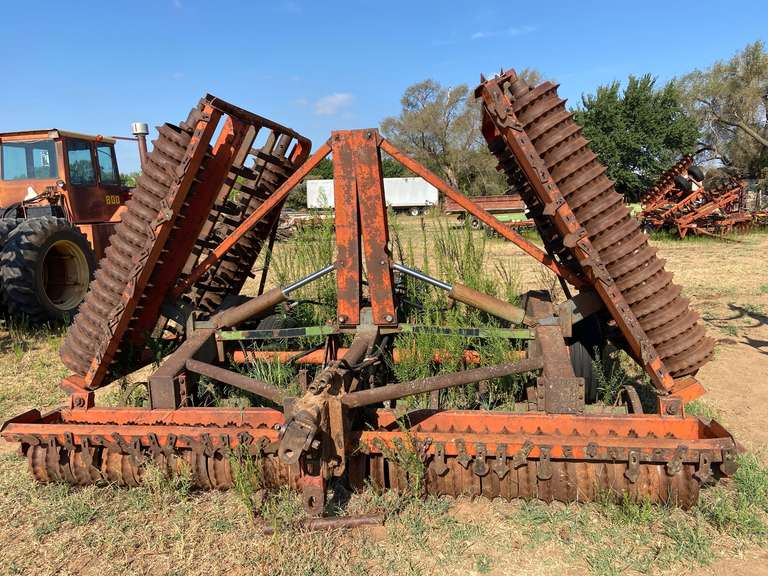 26' Brillion Cultipacker - Gavel Roads Online Auctions