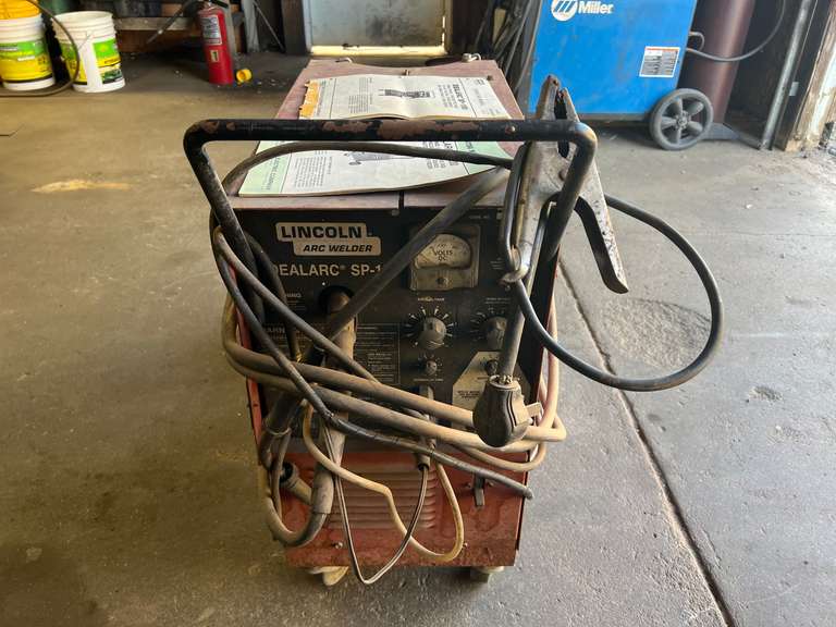 Lincoln Wire Feed Arc Welder Idealarc SP-150 - Gavel Roads Online Auctions