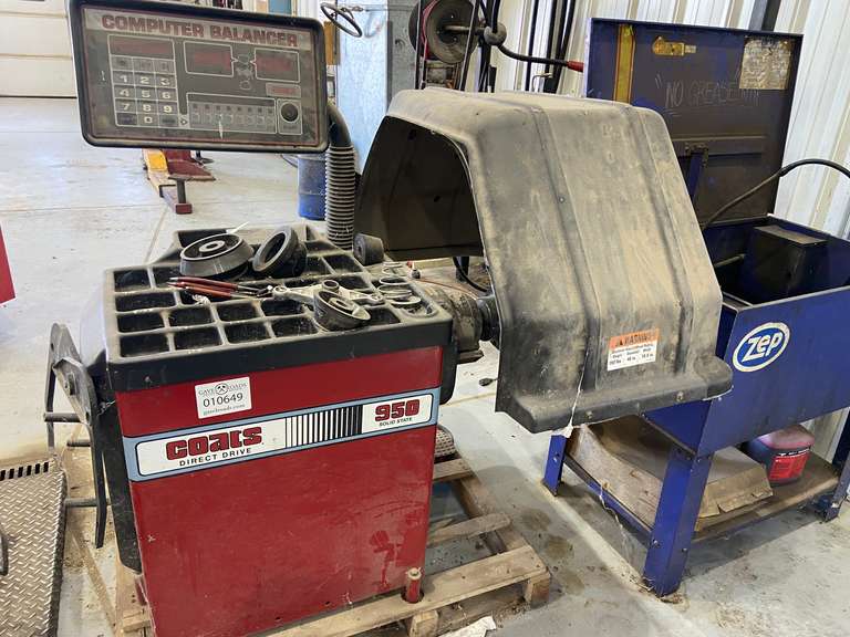 Coats Direct Drive 950 Solid State Tire Balancer - Gavel Roads Online ...