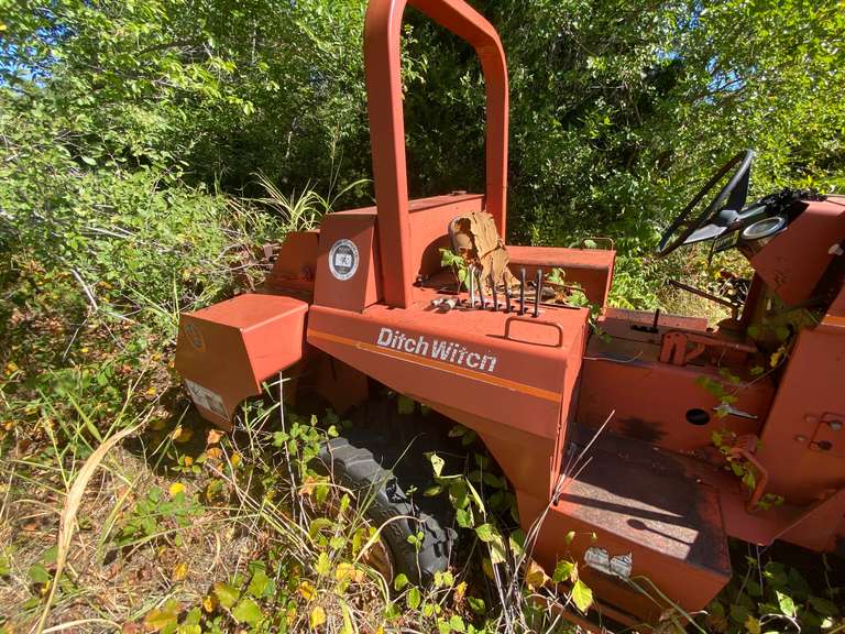 Ditch Witch 6510 Trencher - Gavel Roads Online Auctions