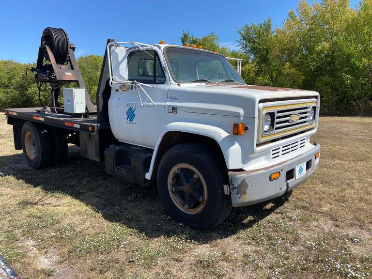 GMC 8.2L Detroit Diesel 60 Utility Truck - Gavel Roads Online Auctions