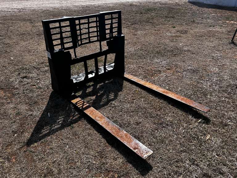 Skid Steer Pallet Fork Attachment - Gavel Roads Online Auctions