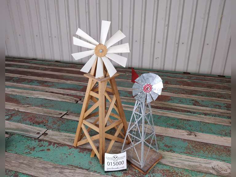 (2) Miniature Windmills - Gavel Roads Online Auctions