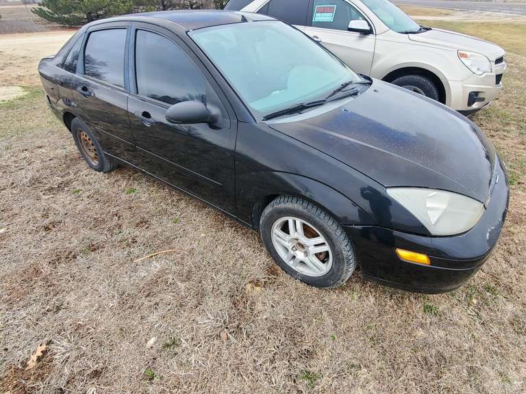 2004 Ford Focus SE - Gavel Roads Online Auctions
