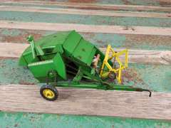 John Deere Pull Behind Combine - Gavel Roads Online Auctions
