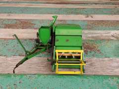 John Deere Pull Behind Combine - Gavel Roads Online Auctions