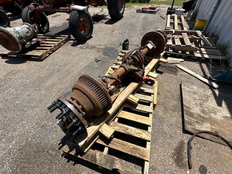 1994 Chevy 3500 Axle Assembly - Gavel Roads Online Auctions