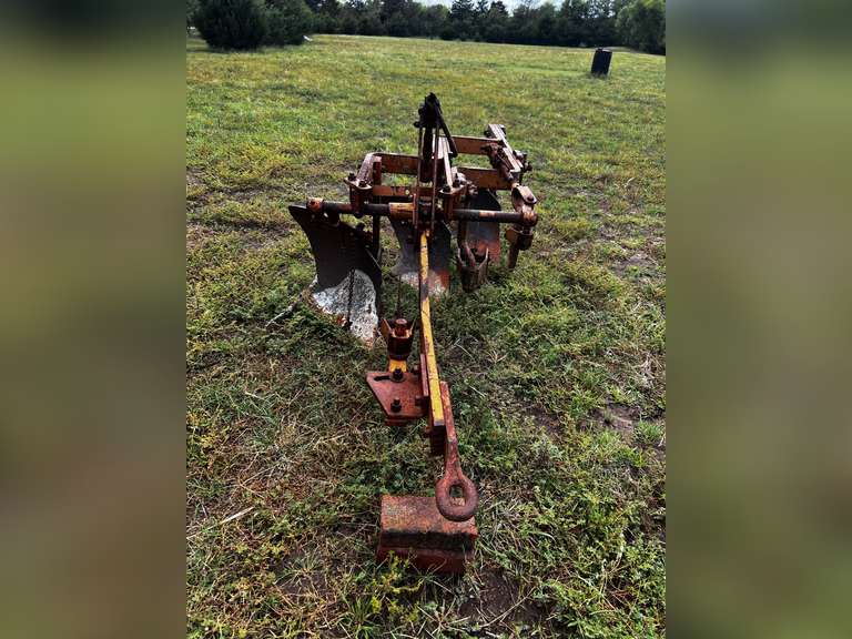 3-Row Pull Behind Disc Plow - Gavel Roads Online Auctions