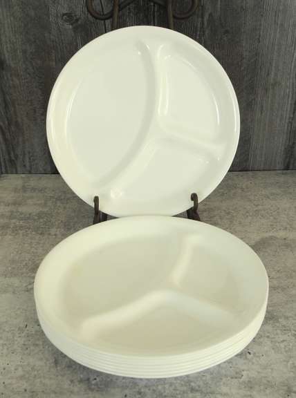 Lot of 8 Corelle Divided Dishes / Plates - GC5 Auctions