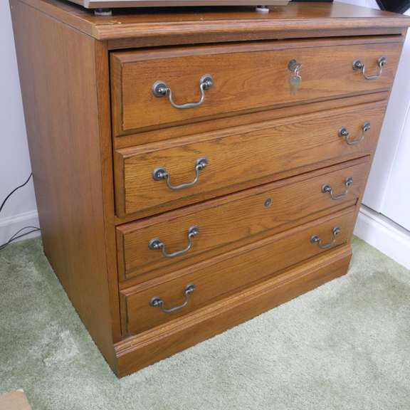 2 Drawer Locking Wood File Cabinet - GC5 Auctions
