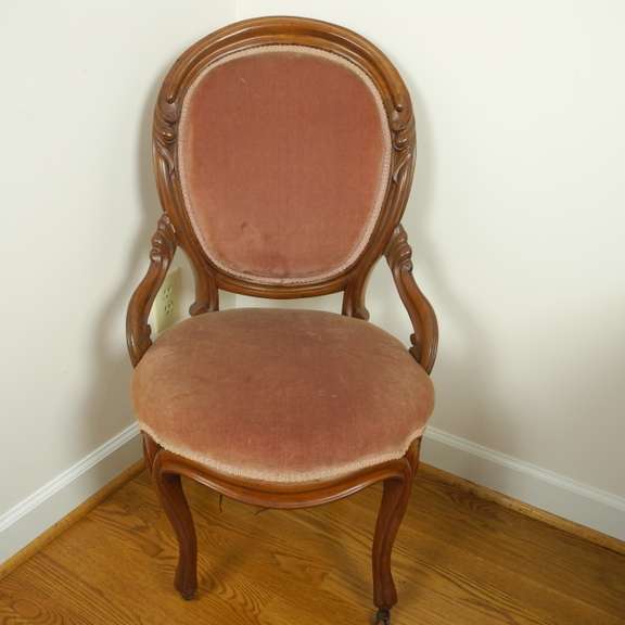 Victorian Ladies Parlor Chair - GC5 Auctions