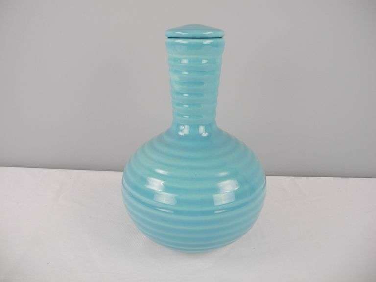 Lidded Bauer Pottery Pitcher - GC5 Auctions