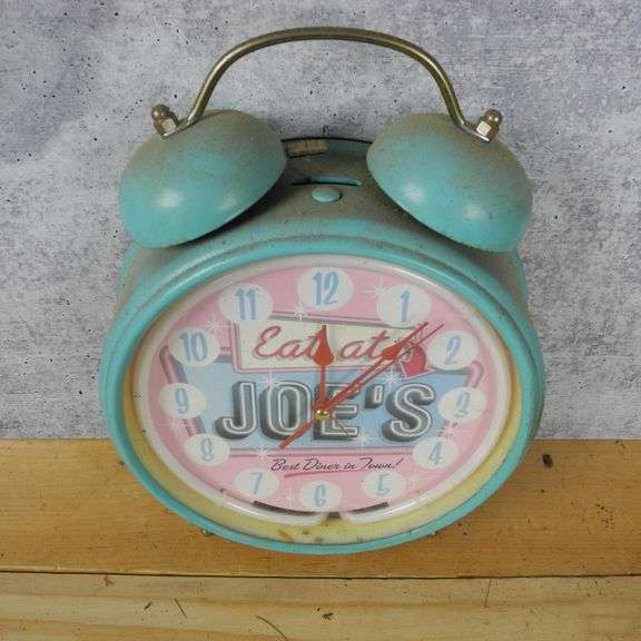 Eat at Joe's Quartz Wall Clock - GC5 Auctions