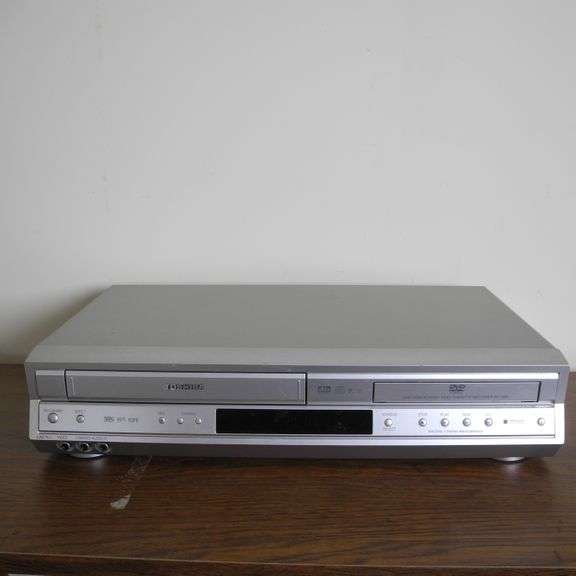 Toshiba VHS / DVD Player - GC5 Auctions