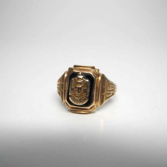 1945 Class Ring 10 kt Size 7, 4.7 gr - GC5 Auctions