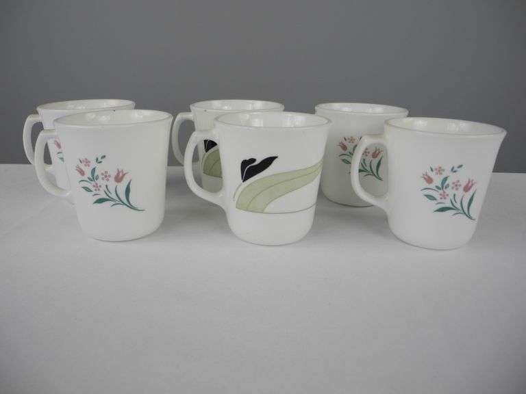 Lot of 6 Vintage Corning Mugs - GC5 Auctions