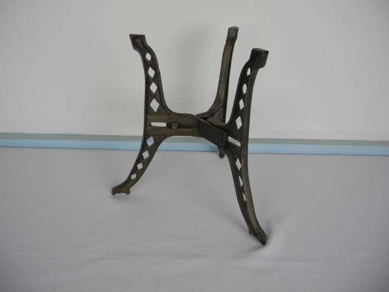 Adjustable Cast Iron Stand - GC5 Auctions
