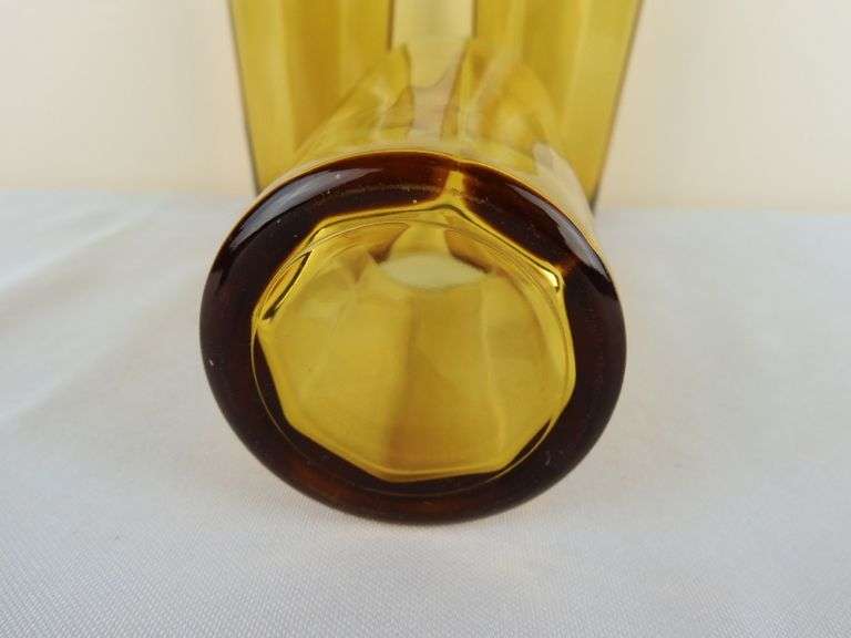 Trio of Vintage Amber Colored Drinking Glasses - GC5 Auctions