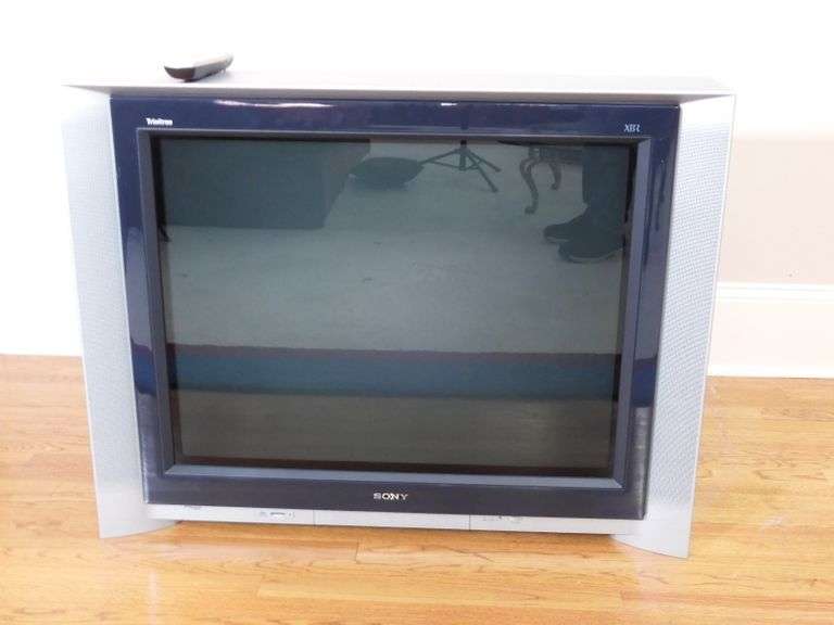 36" Sony Trinitron XDR Tube Television - GC5 Auctions