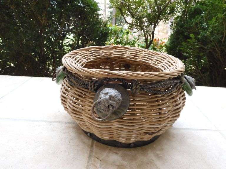 Nice Wicker Basket with Lions Head Handles - GC5 Auctions