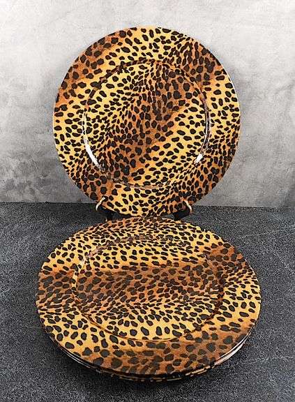 Lot of 4 Animal Print Plastic Charger Plates - GC5 Auctions