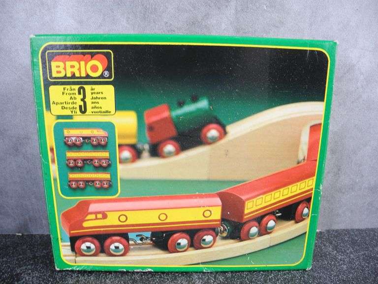 Brio Wooden Railway Diesel Train #33513 in Box - GC5 Auctions
