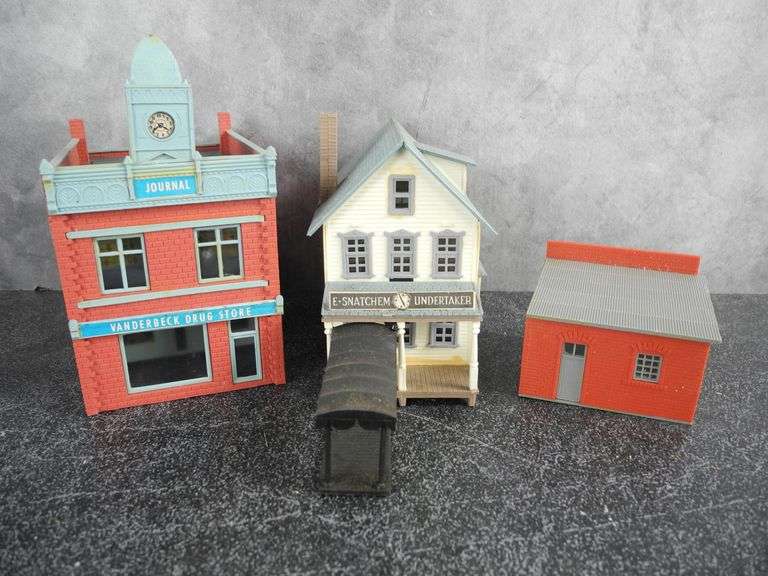 Lot of 3 Assembled "HO" Scale Houses for Train Layout - GC5 Auctions